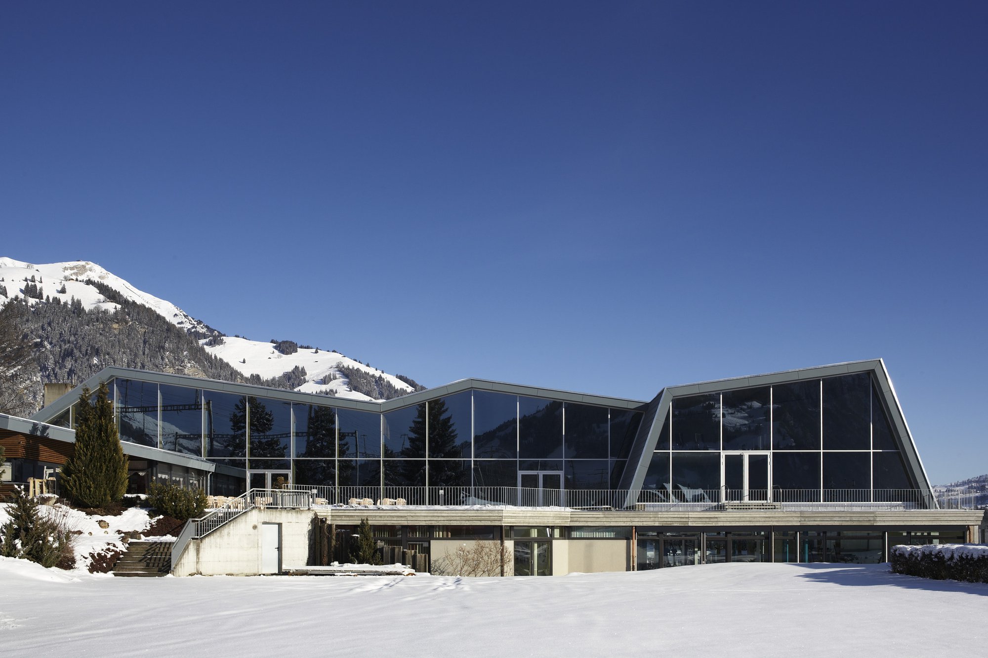 Indoor swimming pool Frutigen | Itten+Brechbühl AG