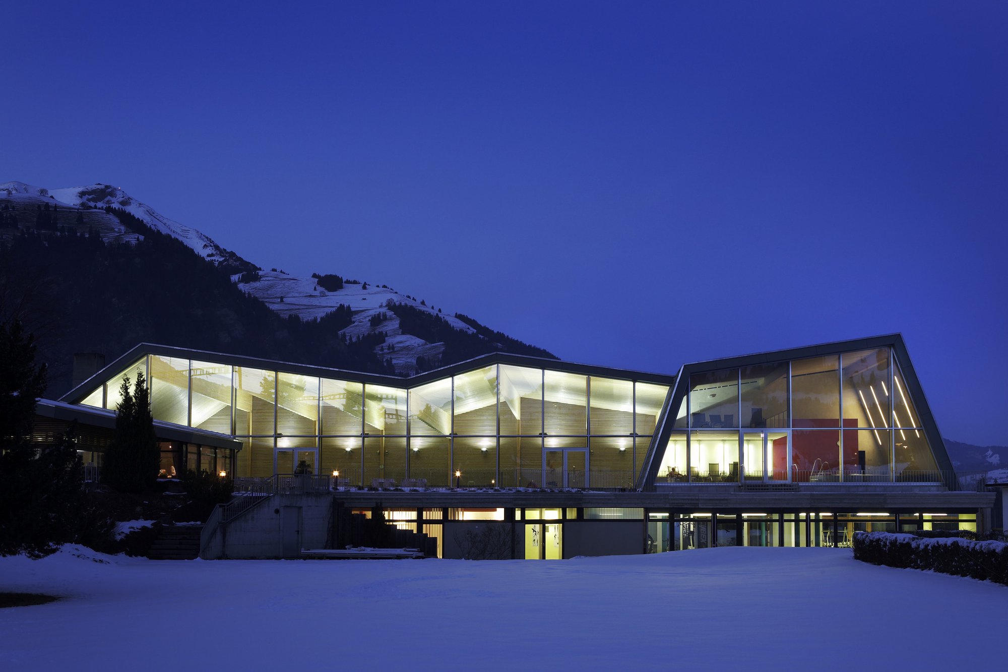 Indoor swimming pool Frutigen | Itten+Brechbühl AG