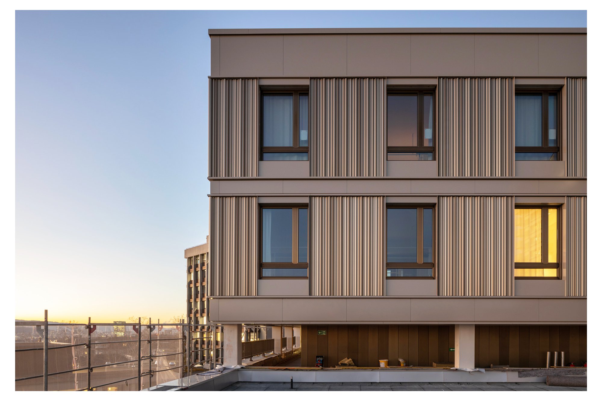 Building envelope renovation, Zurich University Hospital (USZ) Nord 2 ...