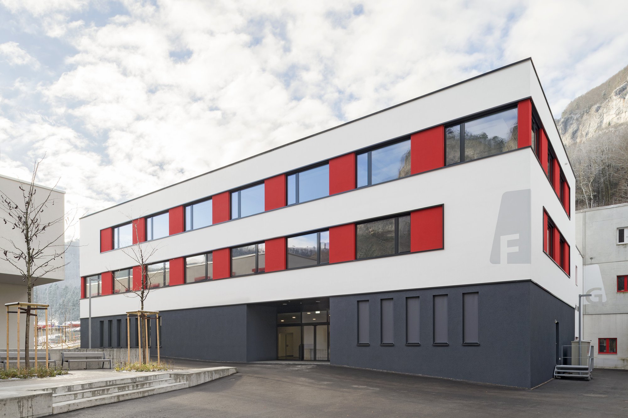 Intercantonal Fire Brigade Training Centre ifa, Building F | Itten ...