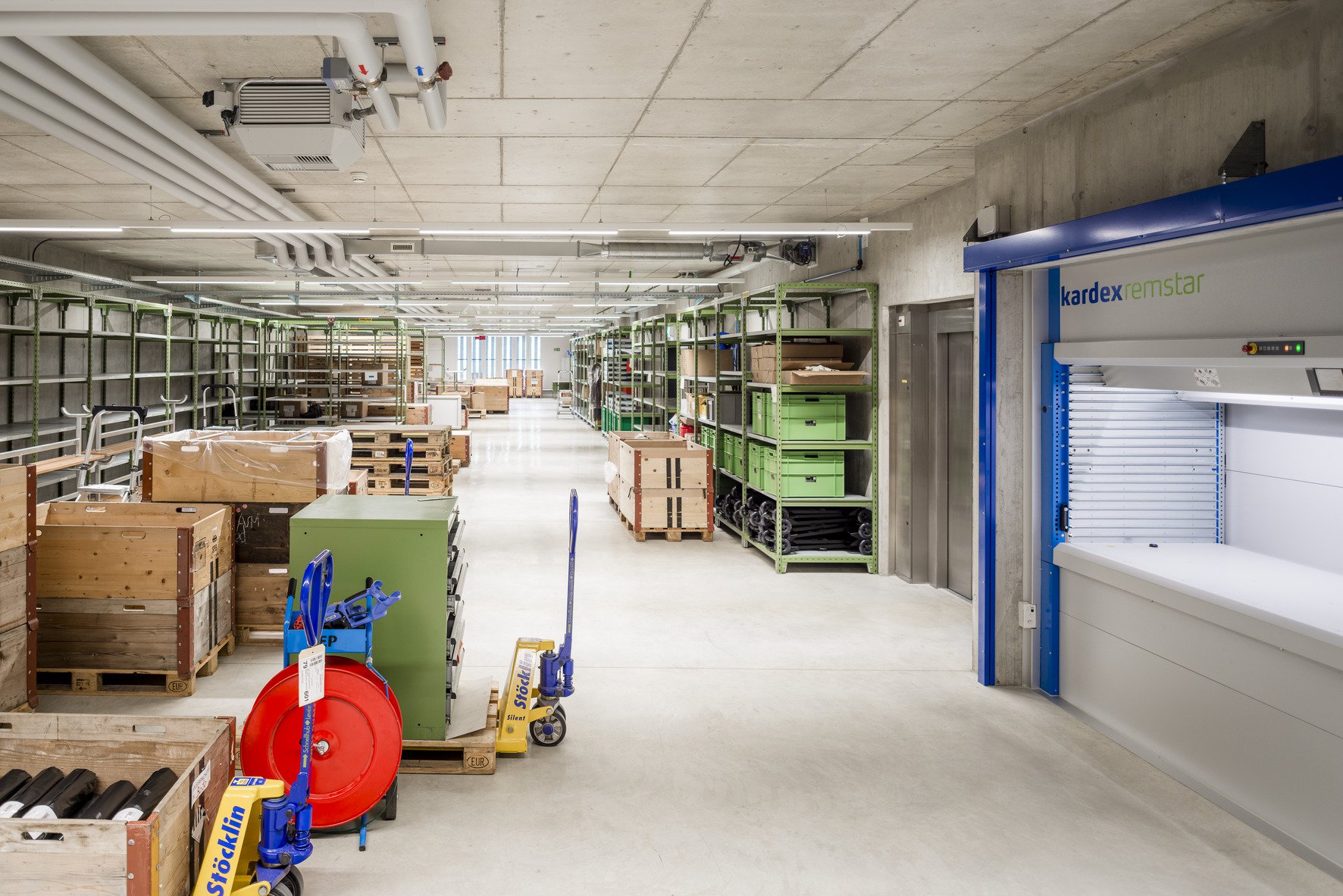 Army Logistics Center, 1st phase A94 - new east building | Itten ...