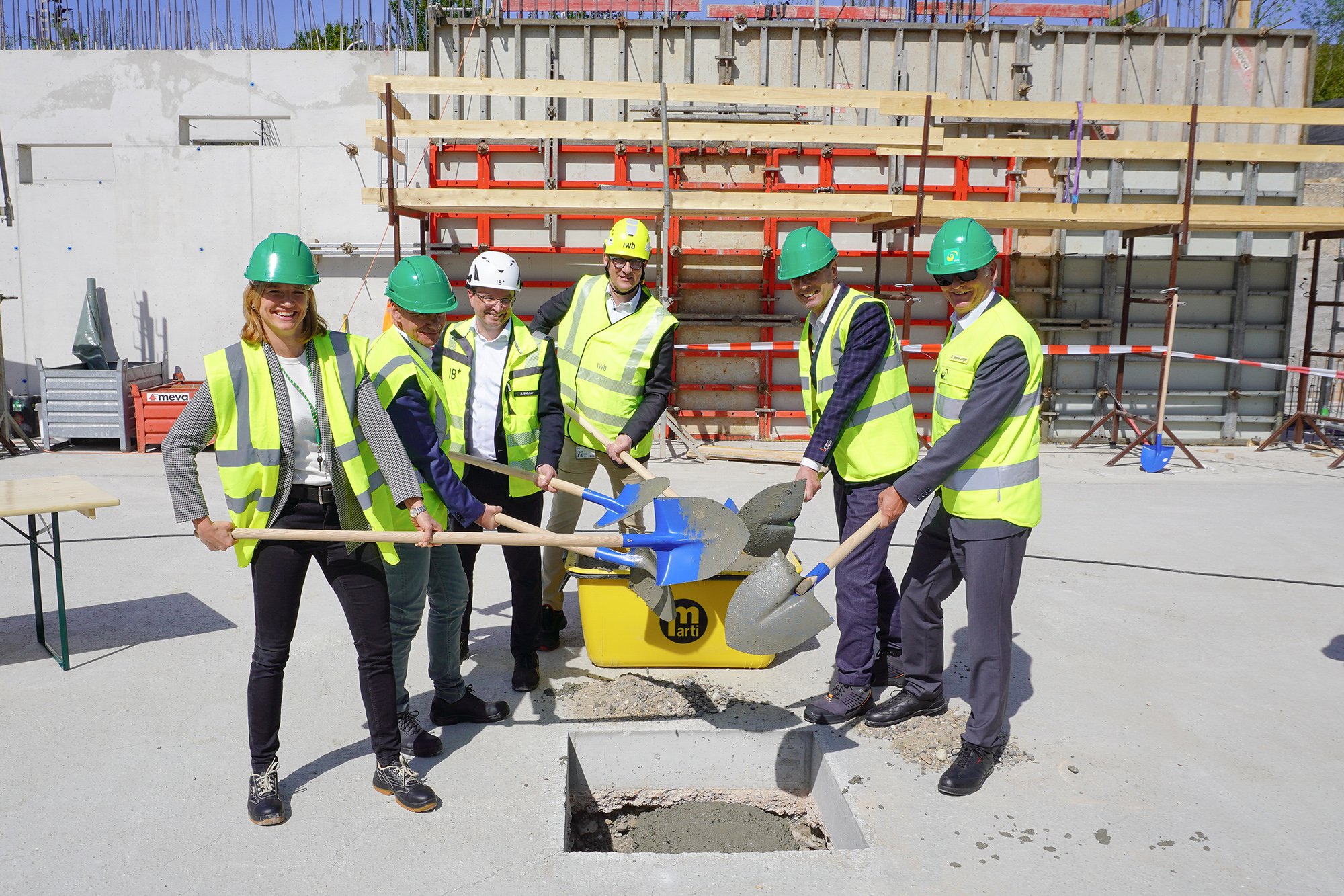 New building Garage Rank - laying of the foundation stone | Itten ...