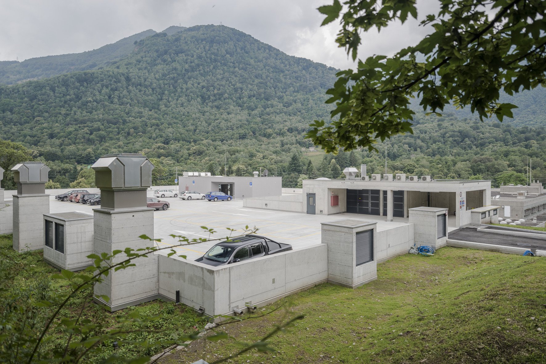 Army Logistics Center, 1st phase A94 - new east building | Itten ...